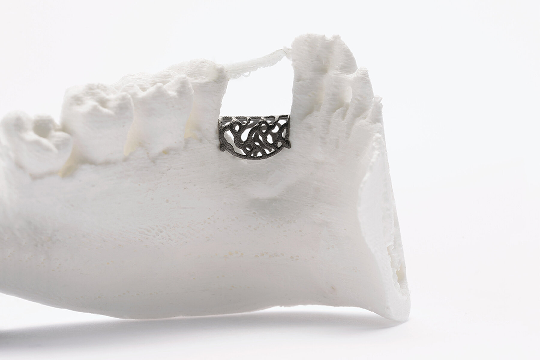 Geistlich USA: Yxoss CBR